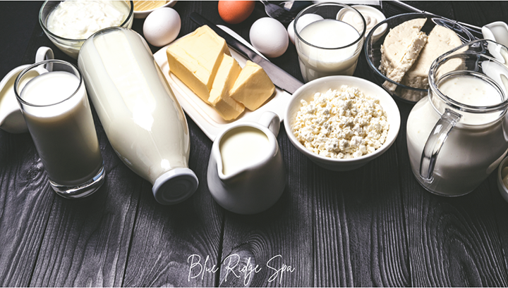 How Dairy Affects the Skin: The Truth About Milk, Acne & Inflammation ...